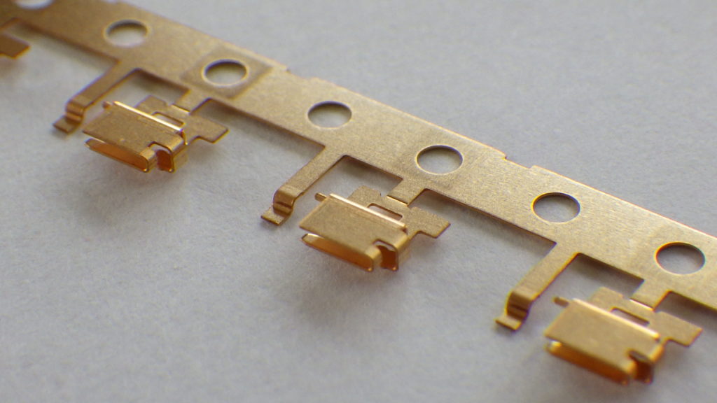 順送プレス加工で多数個取りする方法とは？ | ロット1万~300万の薄板試作プレス加工なら【薄板プレス加工センター】